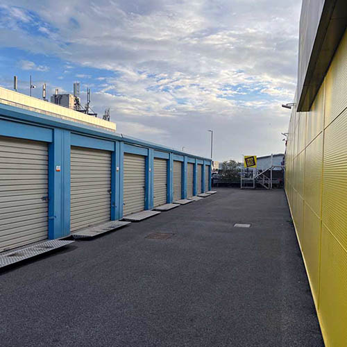 External lockups in Oxford | Drive-up lockups | Big Yellow