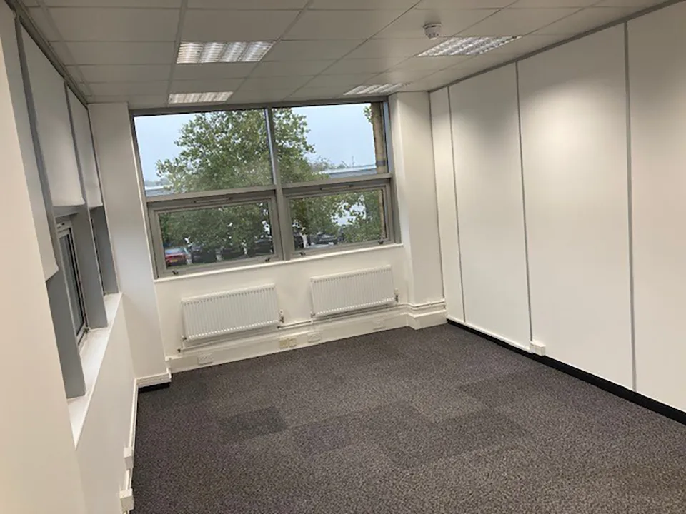 Flexible Offices to Rent in Guildford Slyfield | Big Yellow
